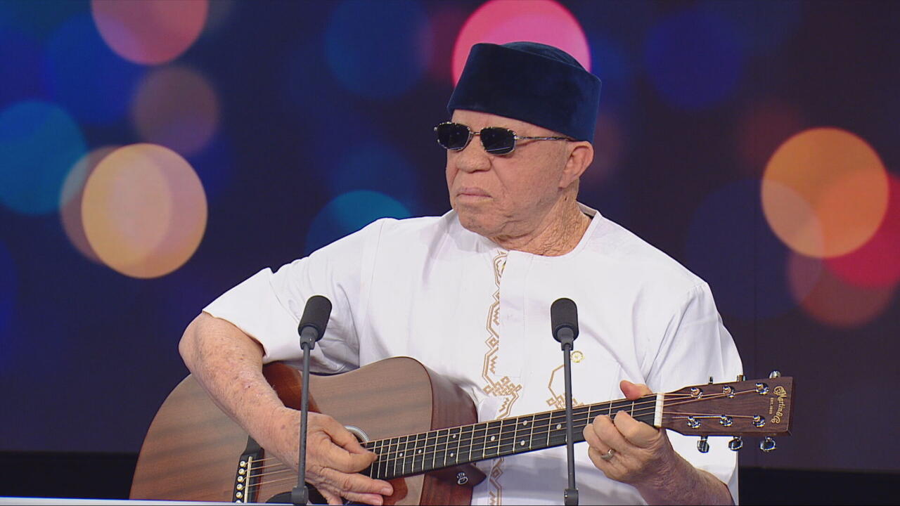 Salif Keïta : la voix d'or, version acoustique dans son nouvel album "So Kono" - À l'Affiche ...